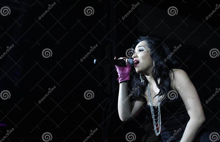 Lumidee Concert editorial image. Image of concert, singing - 21899270