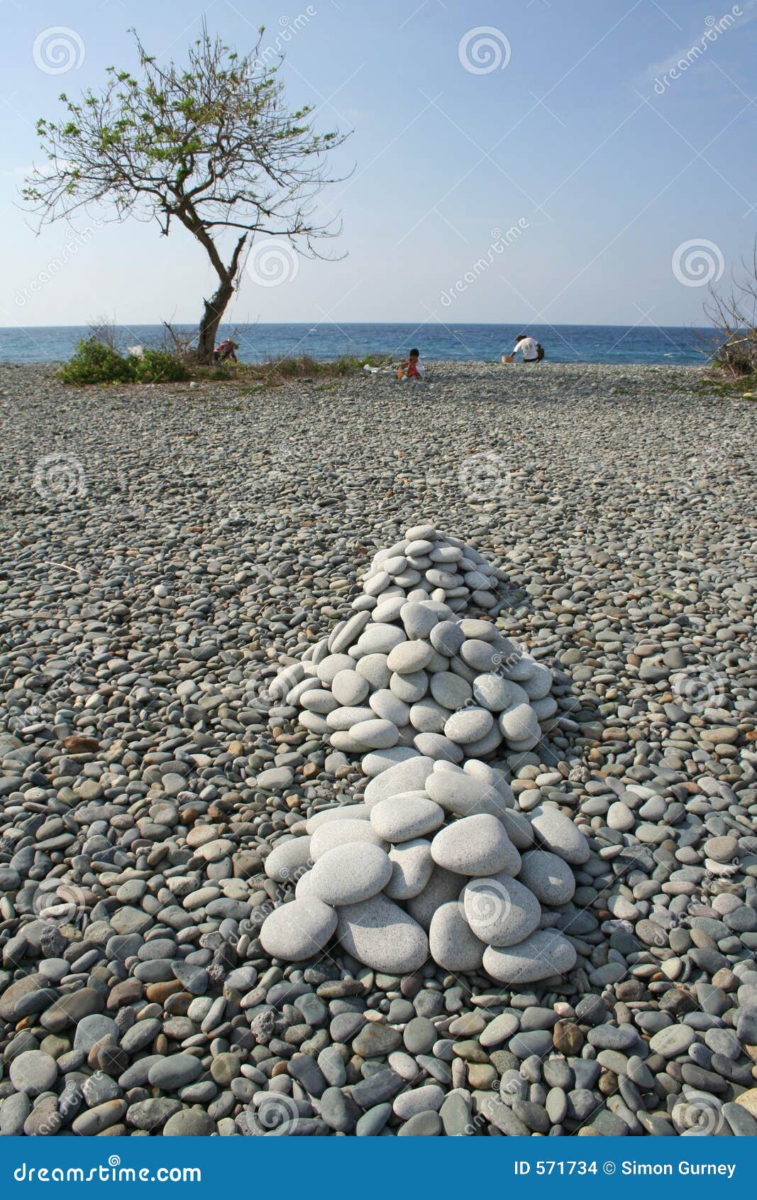 Luna Beach Smooth Rock Piles Stock Photo - Image of decor, oriental: 571734