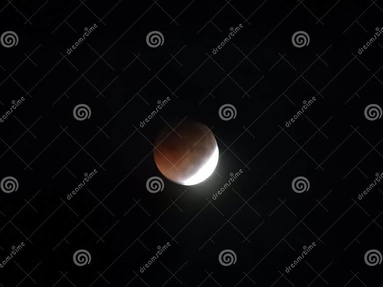 Lunar Eclipse during Beaver Moon Sun Reflection Stock Photo - Image of ... Lunar Eclipse during Beaver Moon Sun Reflection Stock Photo - Image of ...