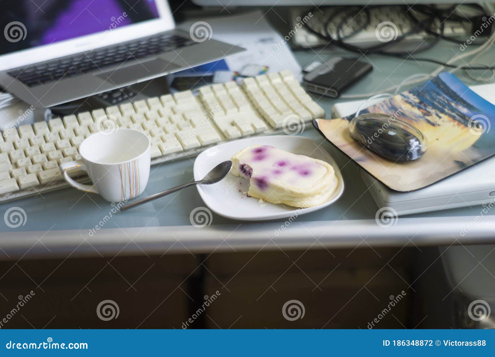 Lunch while Working on Computer Stock Photo - Image of laptop, modern ...