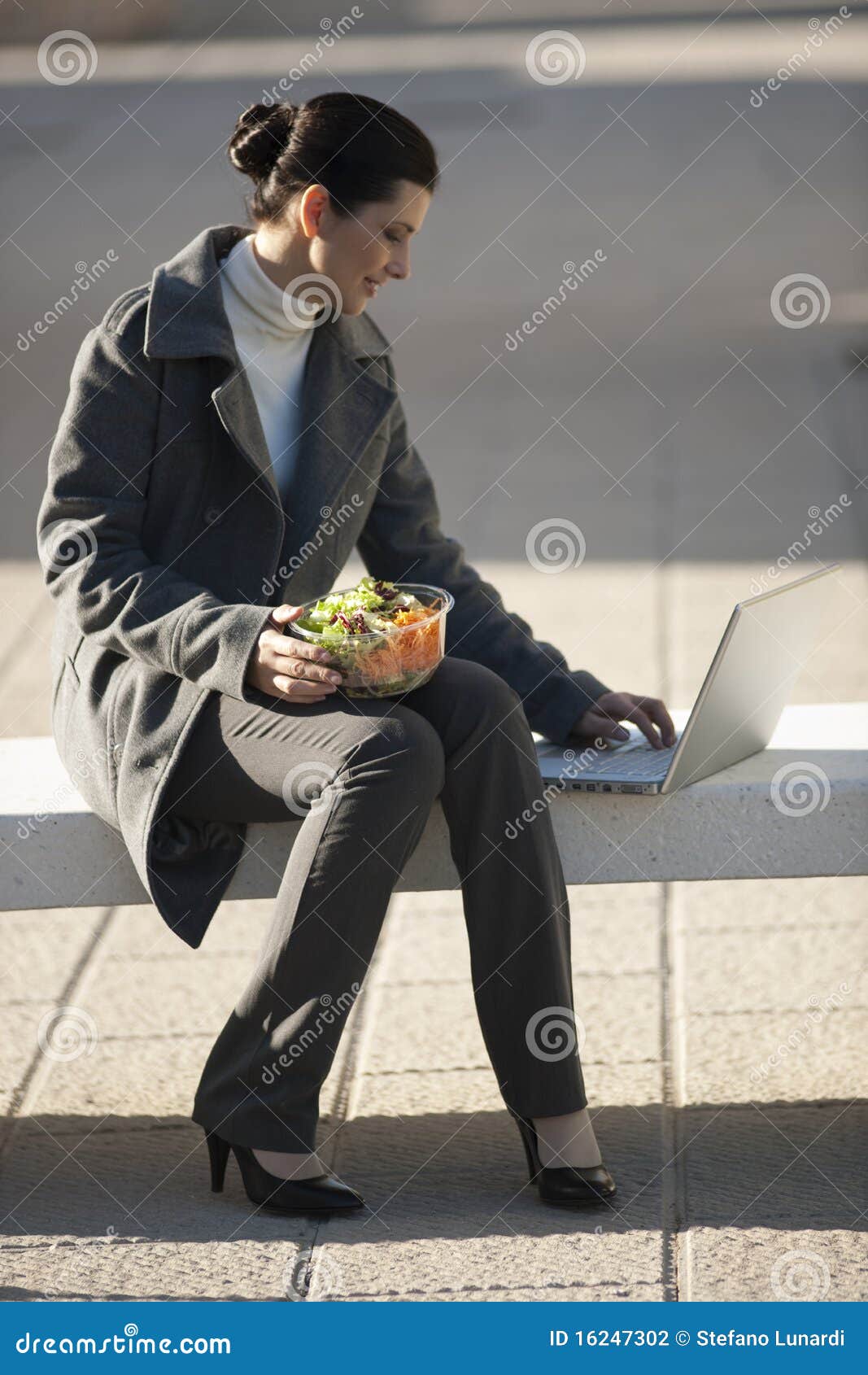 Lunchbreak outdoors stock photo. Image of relax, women - 16247302