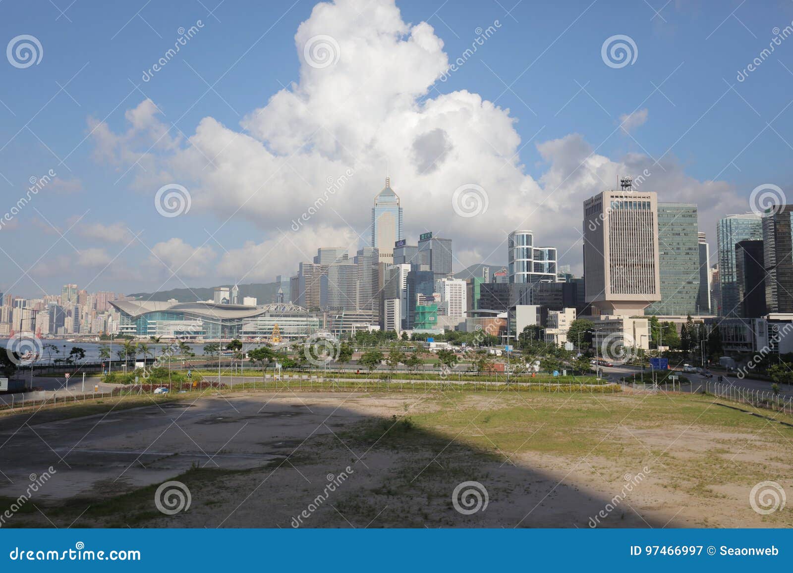 Lung Wo Road, Hong Kong at 2017 Editorial Photography - Image of ...