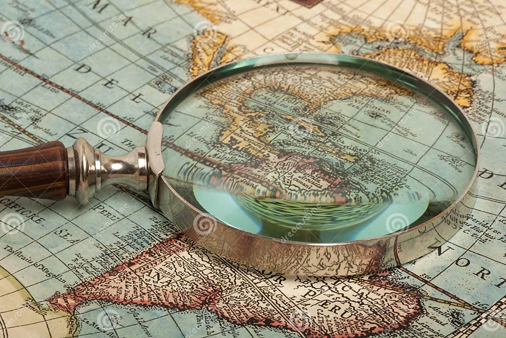 Lupa e mapa foto de stock. Imagem de viagem, amplie, planta - 51308672
