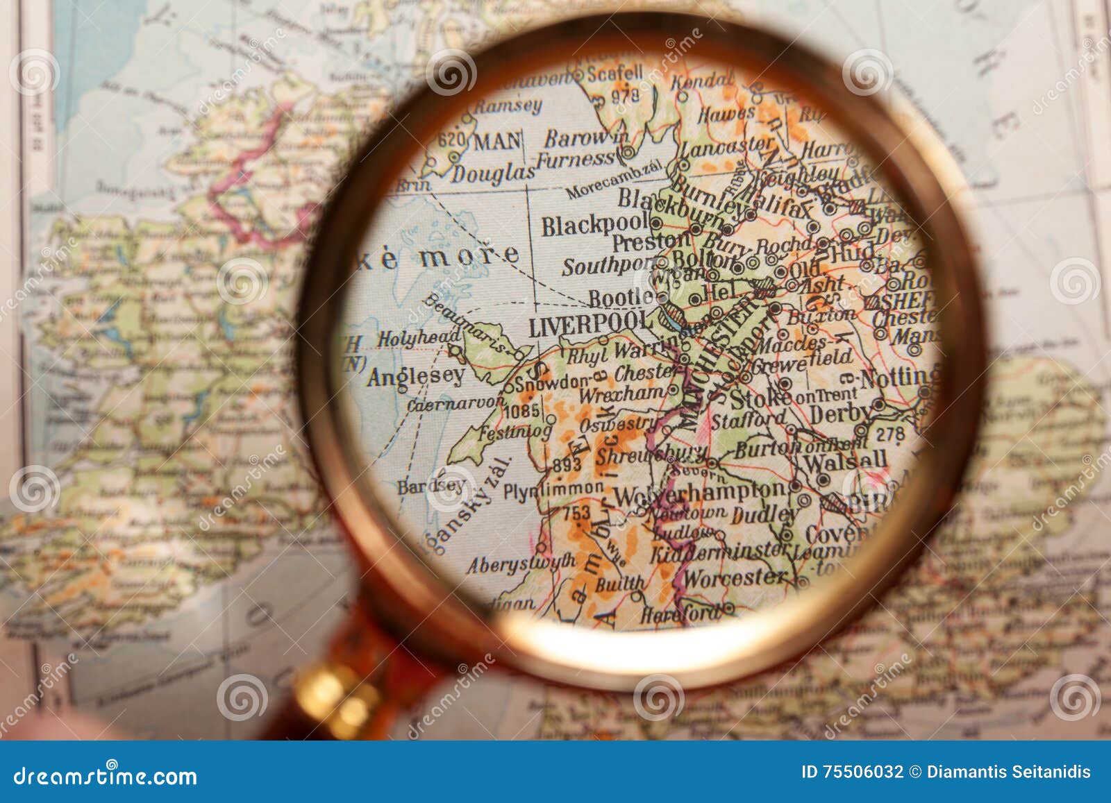 Lupa e mapa foto de stock. Imagem de achado, amplificador - 75506032