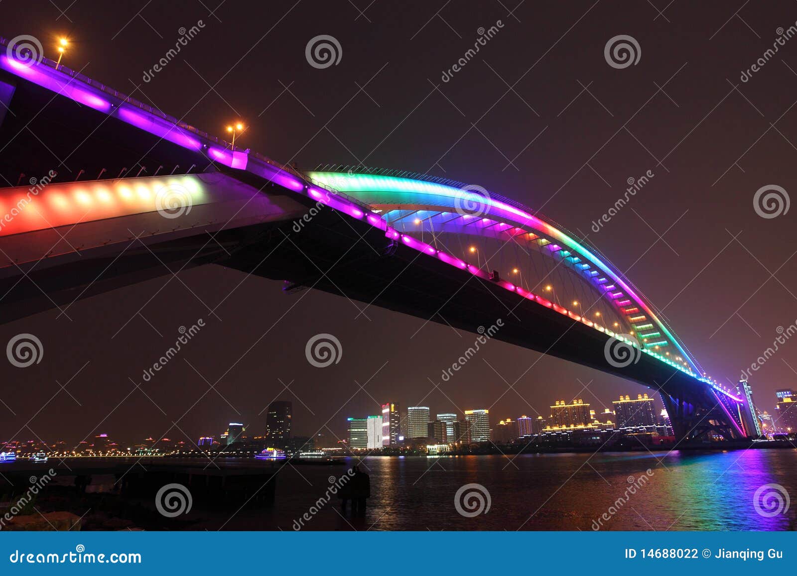 Lupu Bridge editorial photography. Image of city, bridge - 14688022