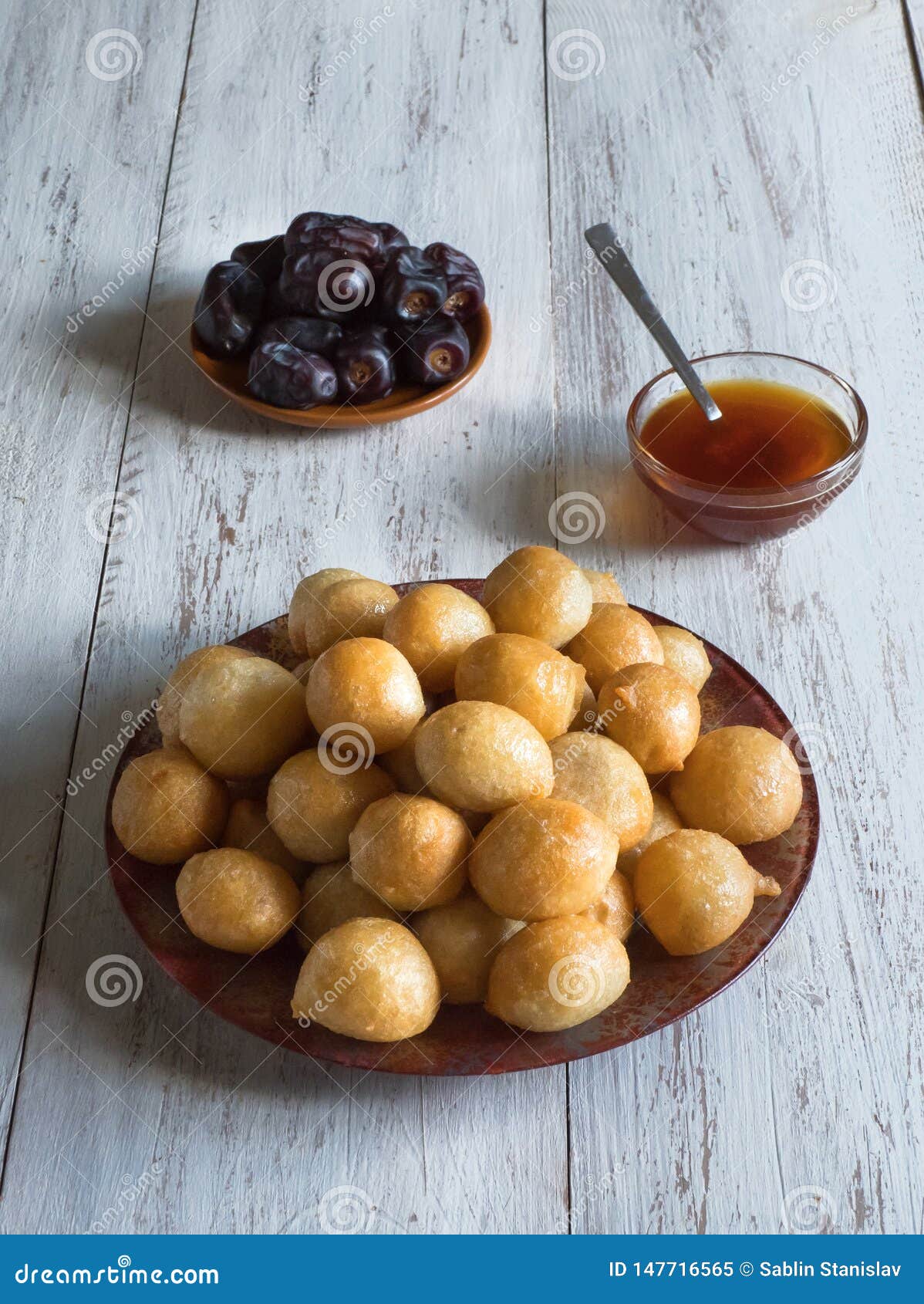 Luqaimat - Boulettes Douces Traditionnelles Des EAU Image stock - Image ...