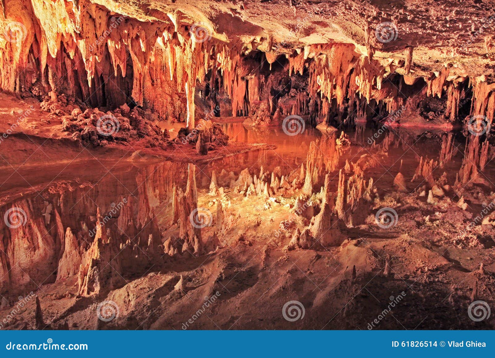 Luray Caverns, Virginia stock photo. Image of lake, reflection - 61826514