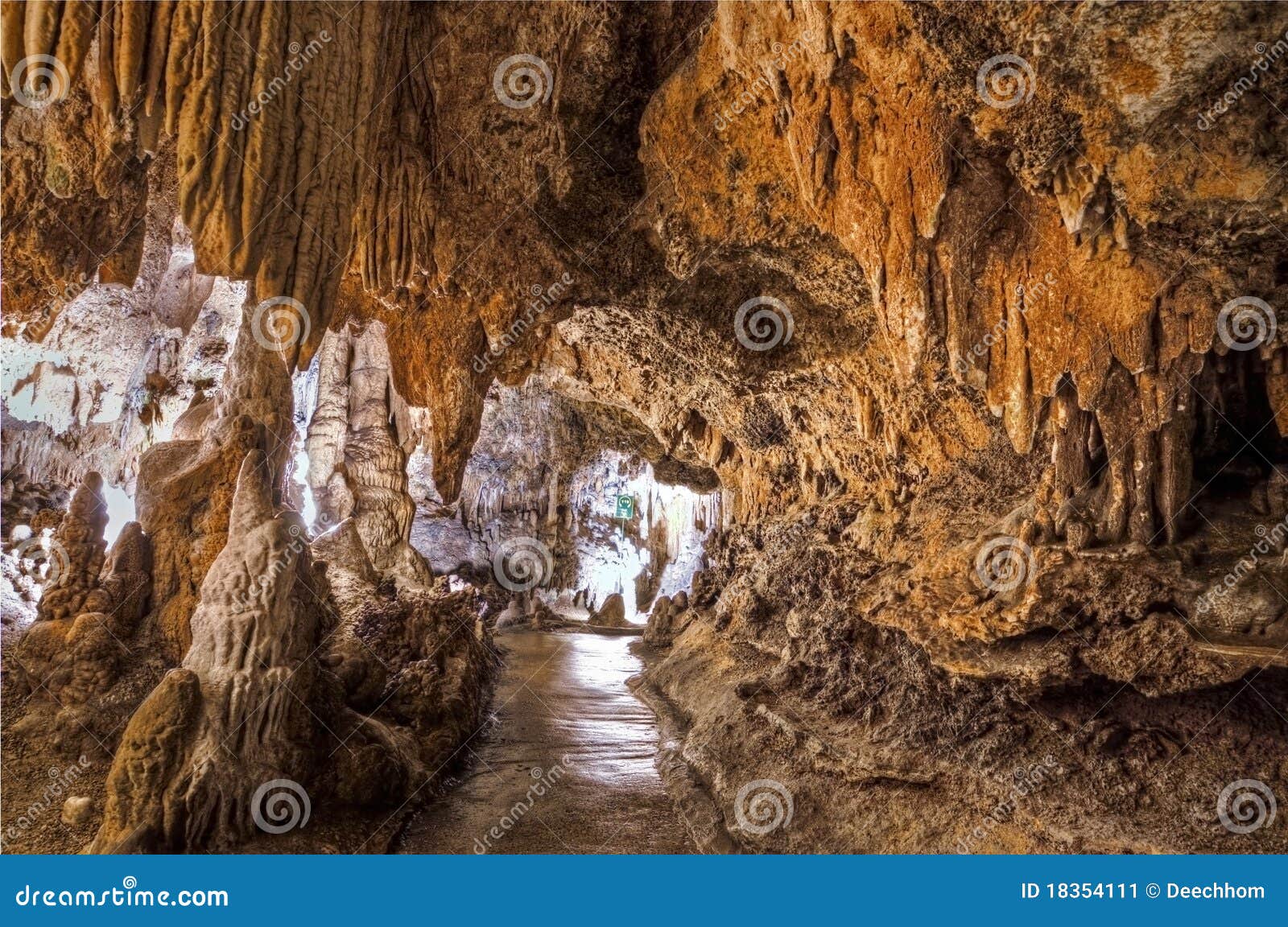 Luray Caves Path Way stock image. Image of catacomb, capillary - 18354111
