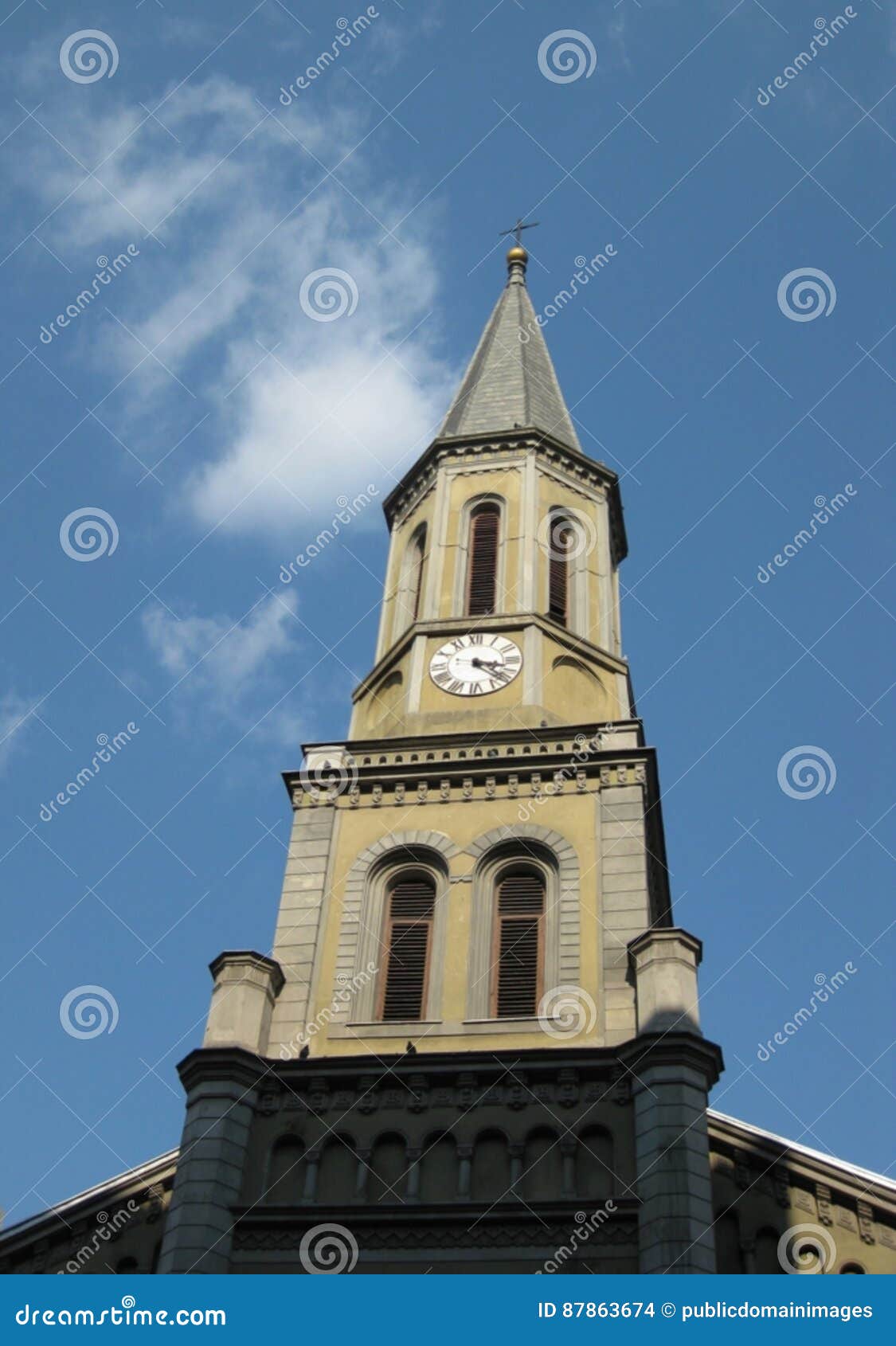 Luteran-kyrka-klocka-torn Bild. Bild: 87863674