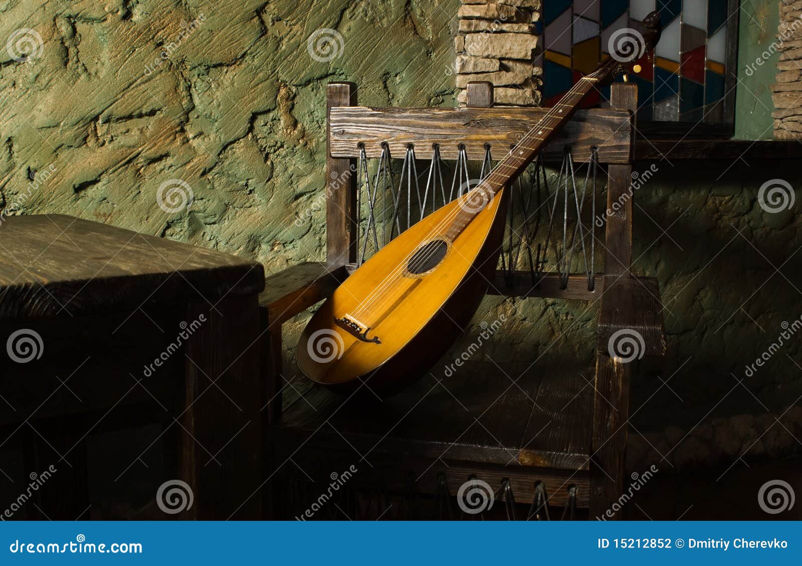 Luth De Troubadours De La Renaissance Photo stock - Image du oriental ...