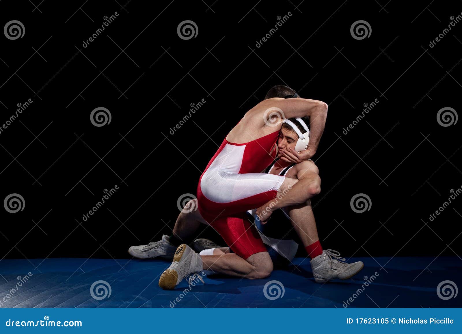 Lutte image stock. Image du caucasien, studio, hommes - 17623105