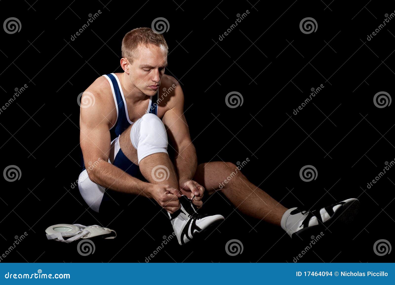 Lutteur photo stock. Image du projectile, bleu, musculaire - 17464094