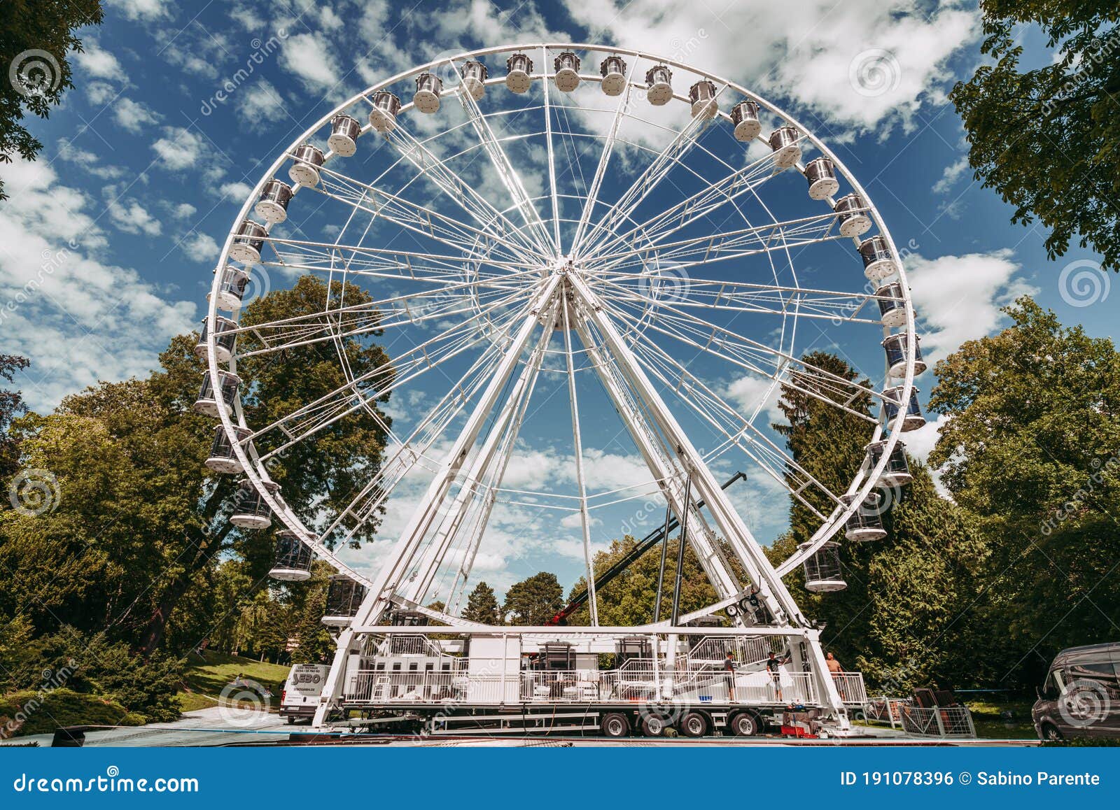 The New Panoramic Wheel Installed in the Parc of Limpertsberg Editorial ...