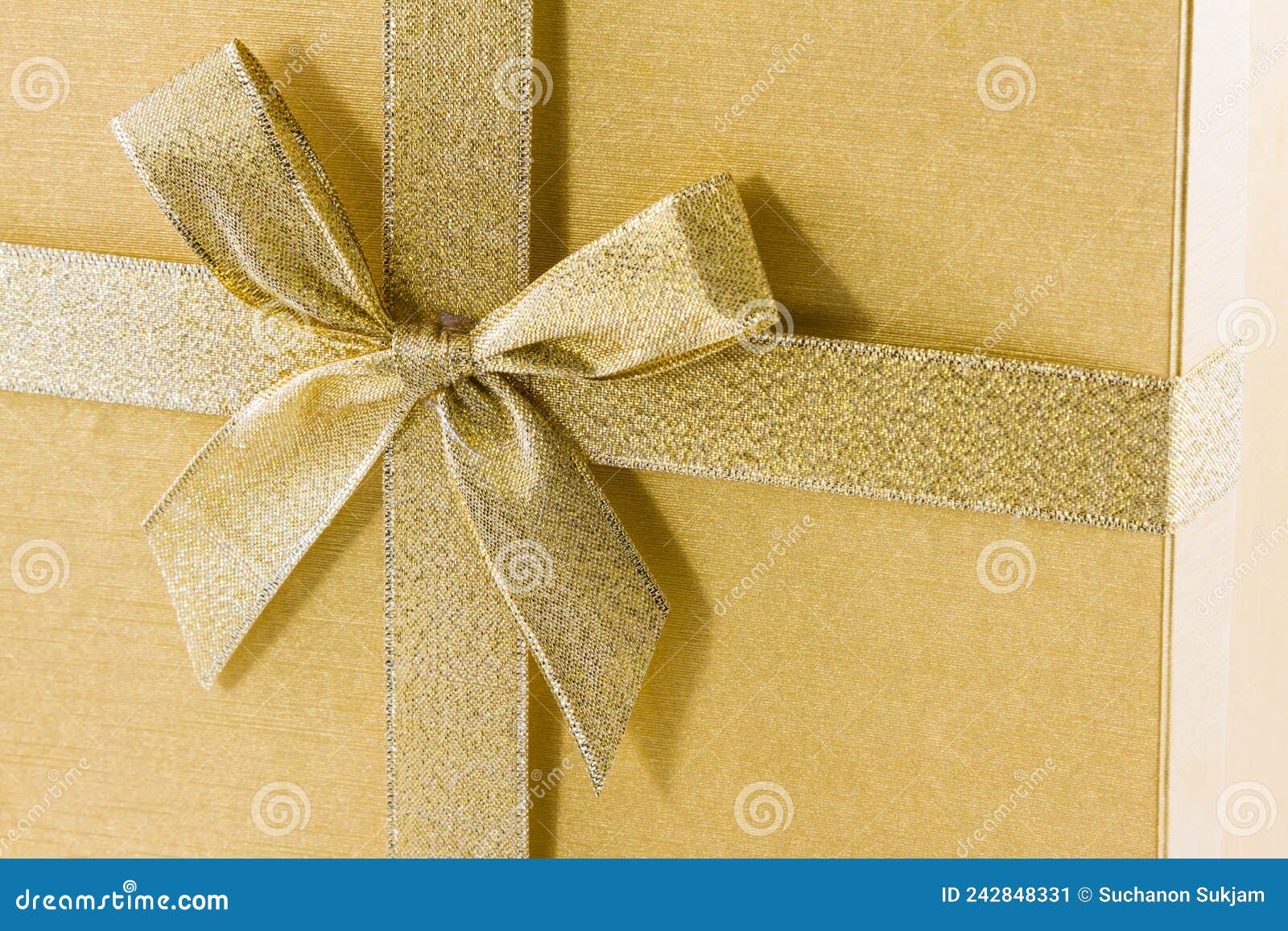 Luxurious gold gift box stock image. Image of seasonal - 242848331