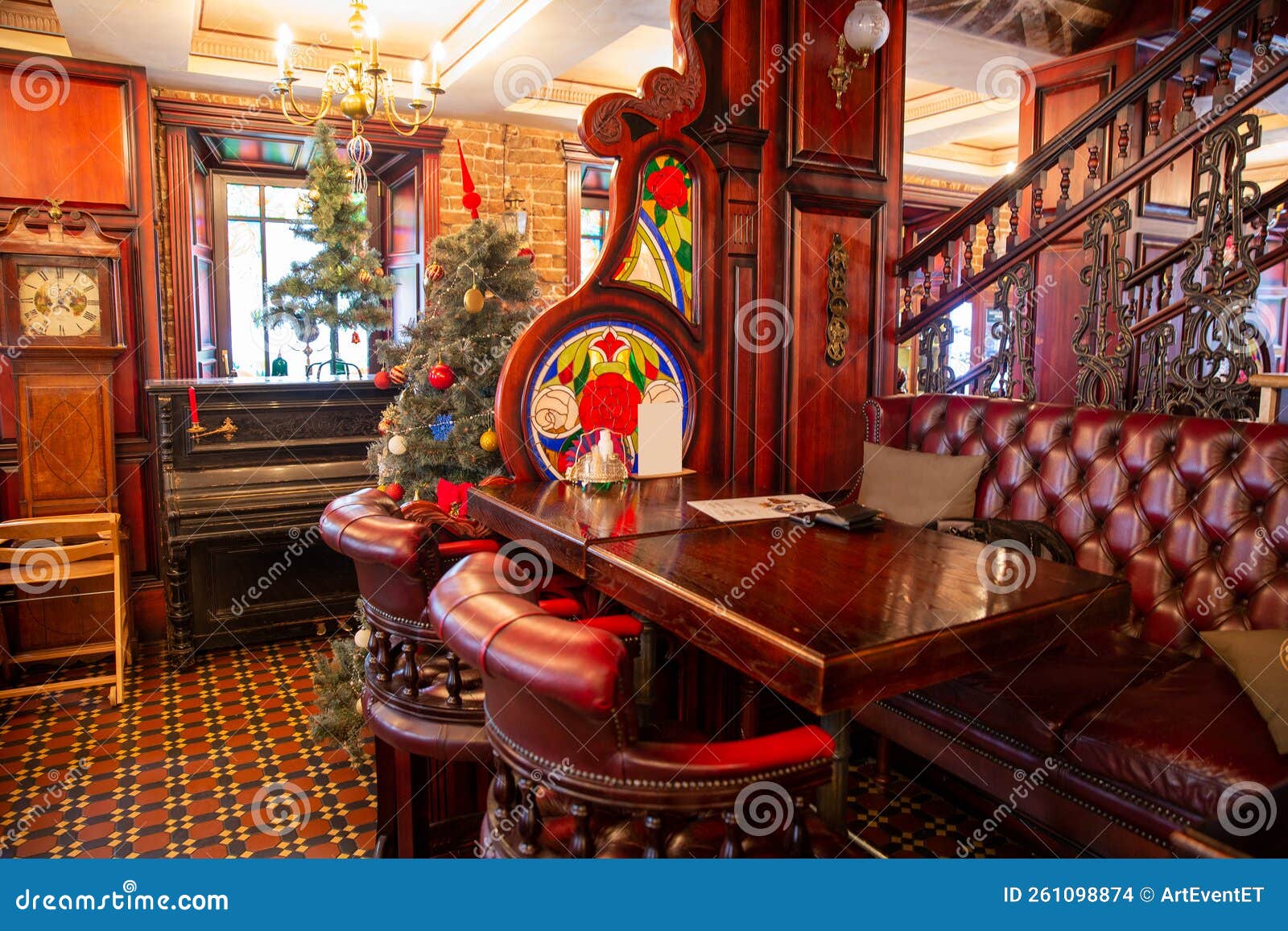 Luxurious Interior of Traditional English Restaurant Stock Photo ...