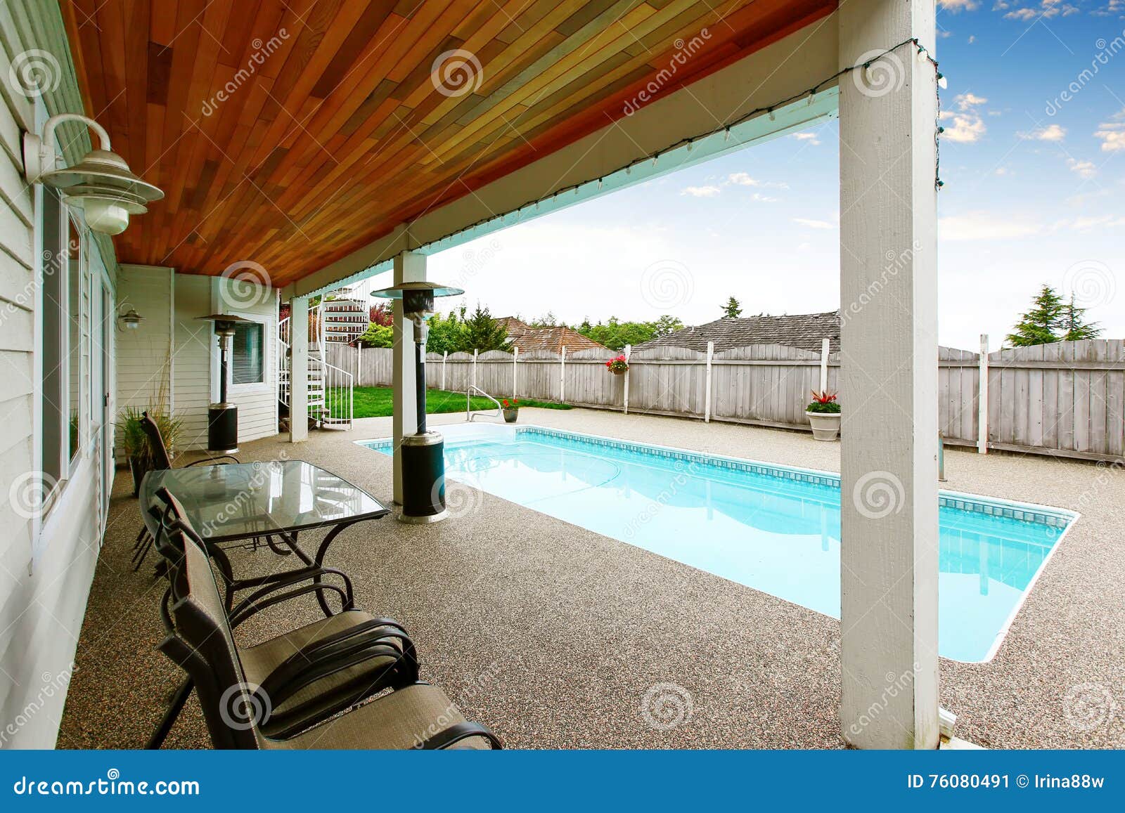 Luxurious Northwest Home with Large Pool and Covered Seating Area ...