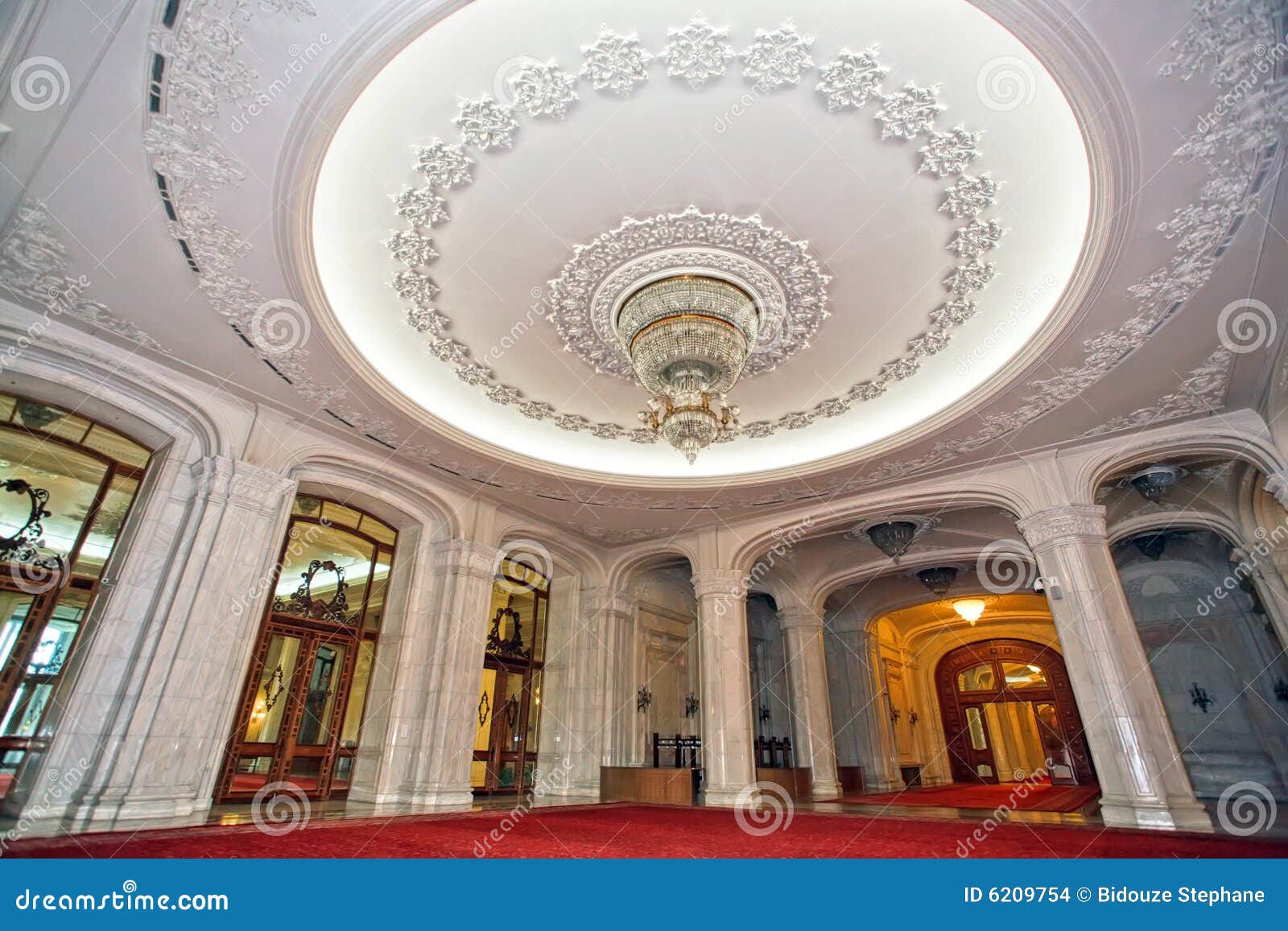 Luxurious palace ceiling stock photo. Image of decoration - 6209754
