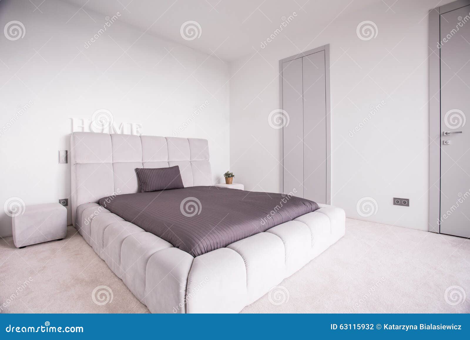 Luxury Bed in Exclusive Bedroom Stock Photo - Image of space, decor ...