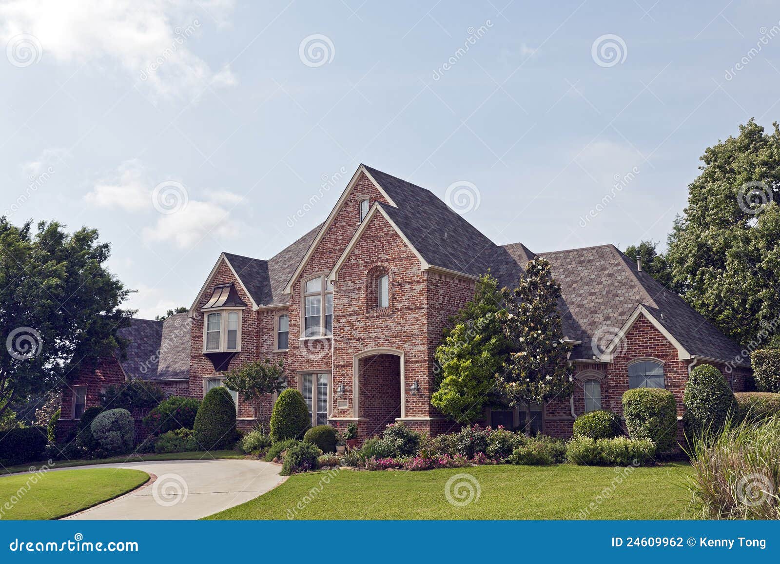 Luxury Brick Homes Lot Of Windows