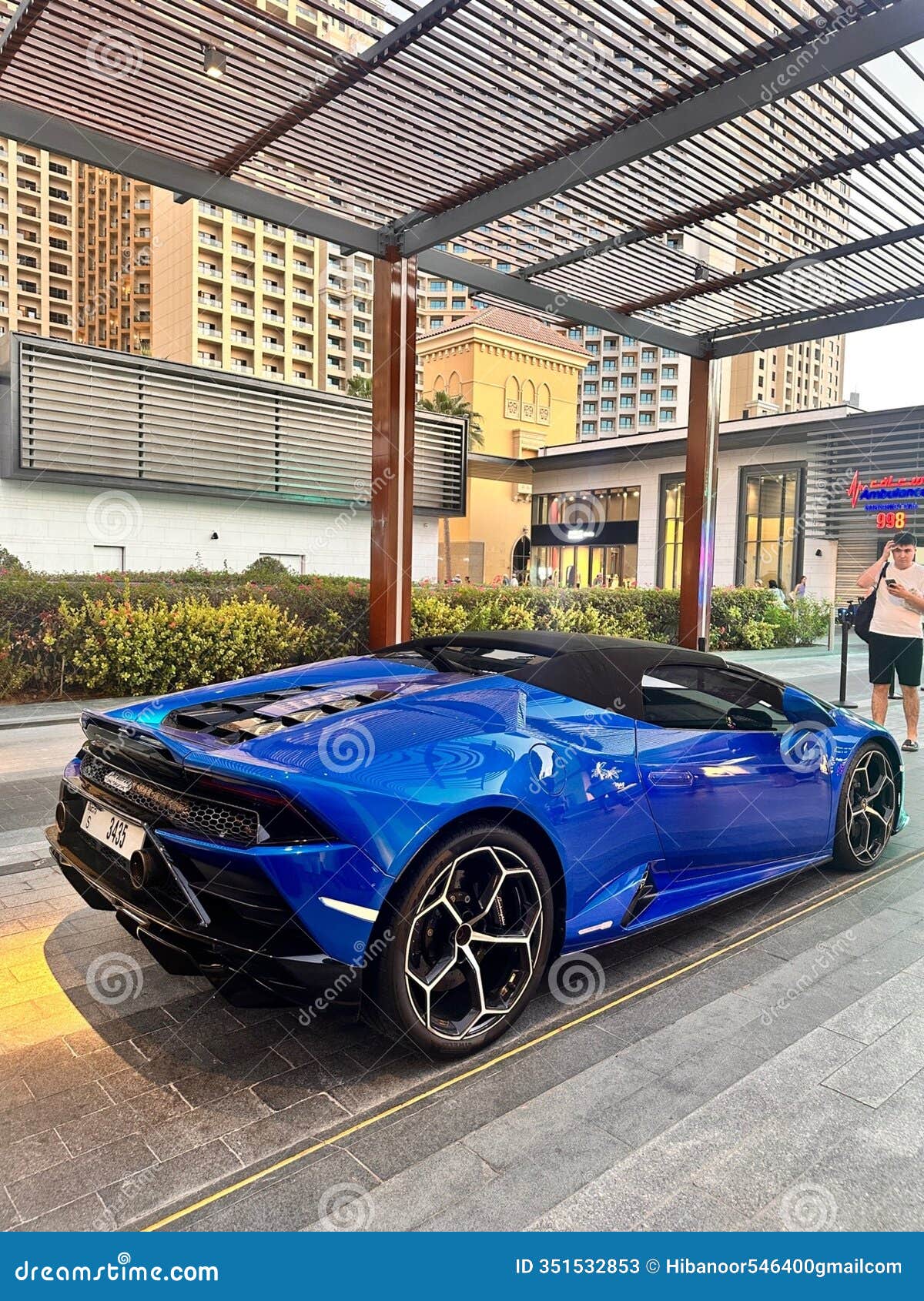 Luxury Car in Dubai Palm Jumeirah Editorial Stock Photo - Image of ...