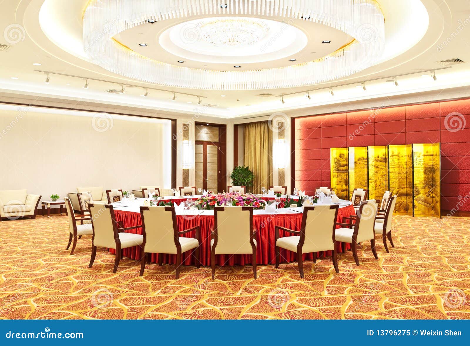 Luxury Chinese Banqueting Hall Stock Image - Image of lamp, indoor ...