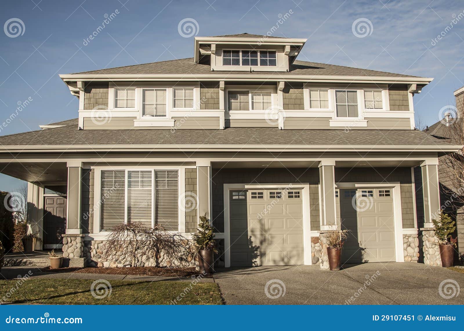 Luxury family house stock image. Image of housing, mansion - 29107451