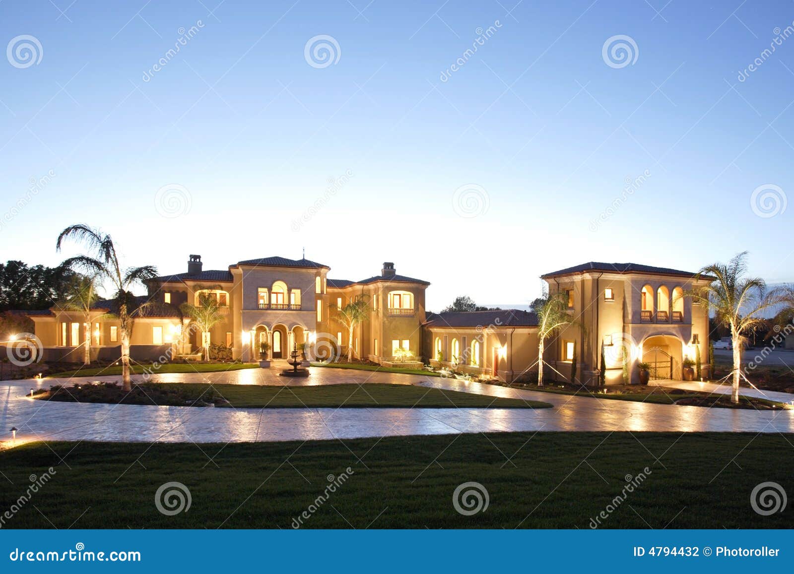 Luxury Home stock photo. Image of prestigious, canadian - 4794432