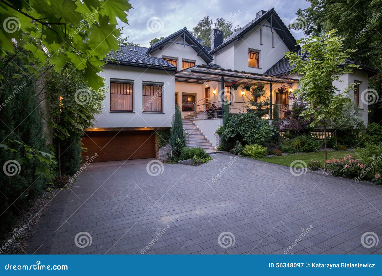 Luxury Modern Detached House Stock Image - Image of contemporary ...