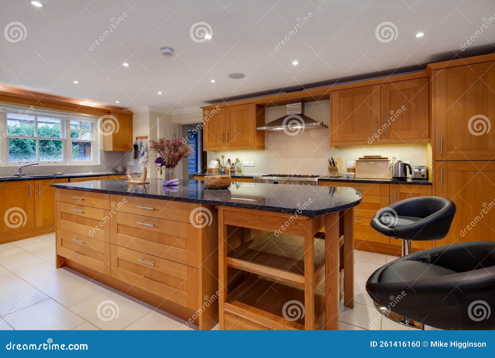Luxury Modern Kitchen and Breakfast Bar Editorial Image - Image of ...