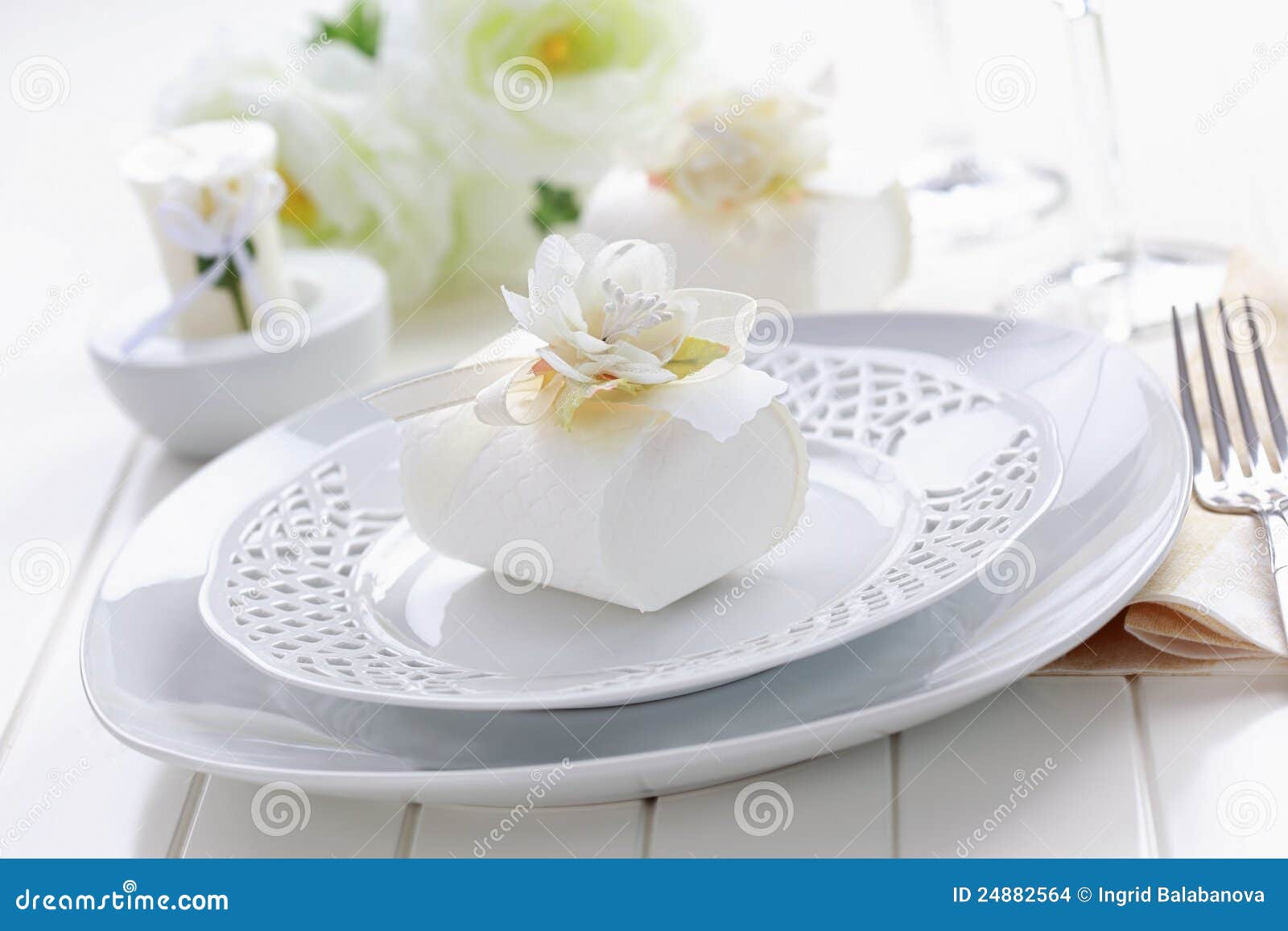Luxury Place Setting in White Stock Photo - Image of elegant, dinner ...