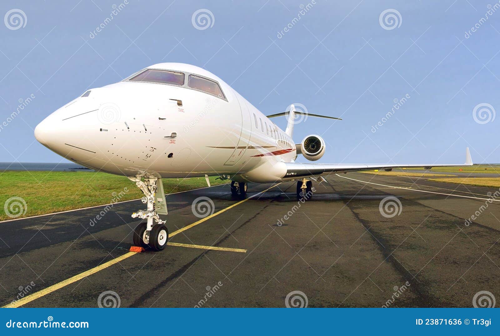 Luxury Private Jet Plane - Side View Stock Photo - Image of propeller ...