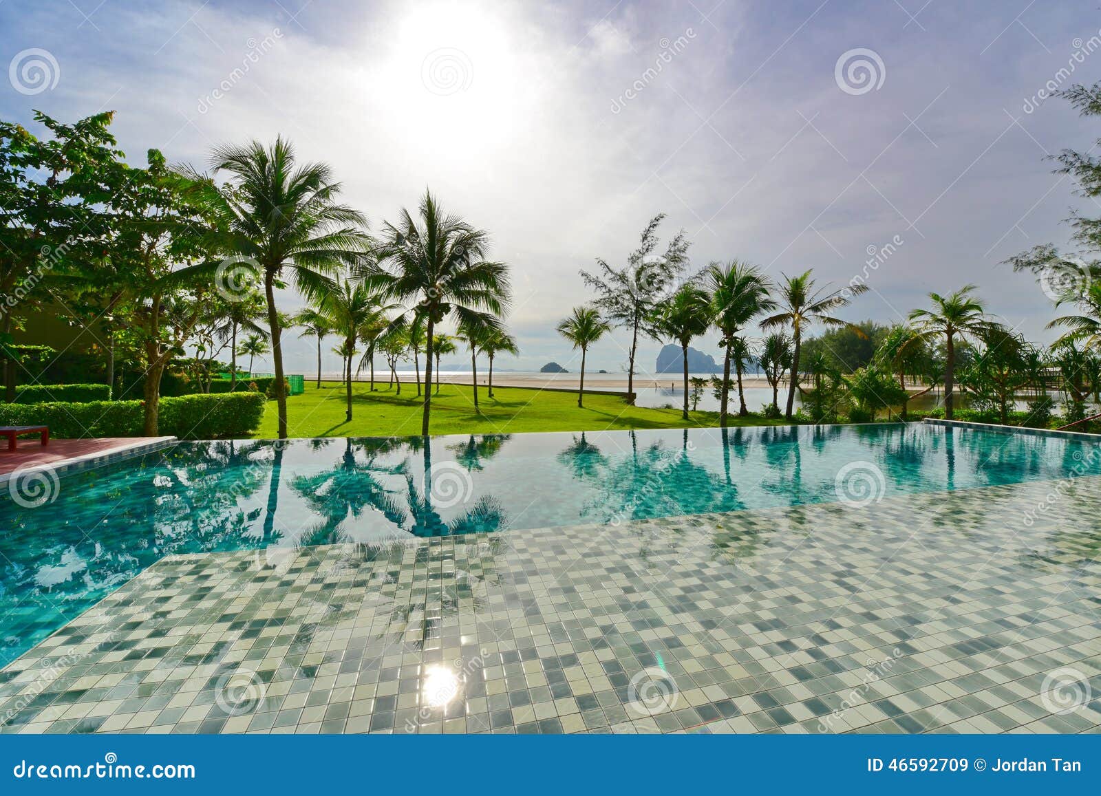 Luxury Resort Infinity Pool Stock Image - Image of water, luxury: 46592709