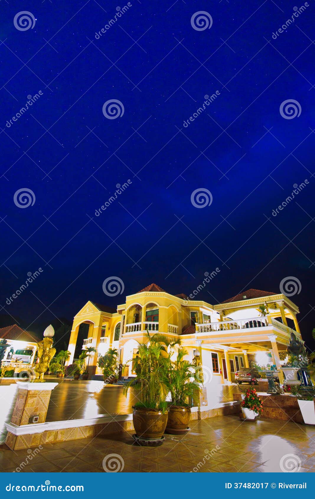Luxury resort at night stock image. Image of ocean, paradise - 37482017