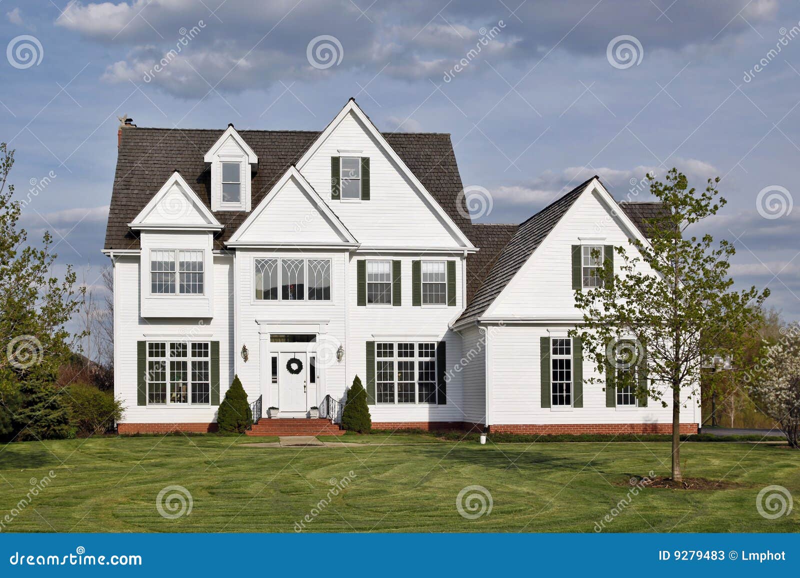 Luxury white home stock image. Image of grand, driveway - 9279483
