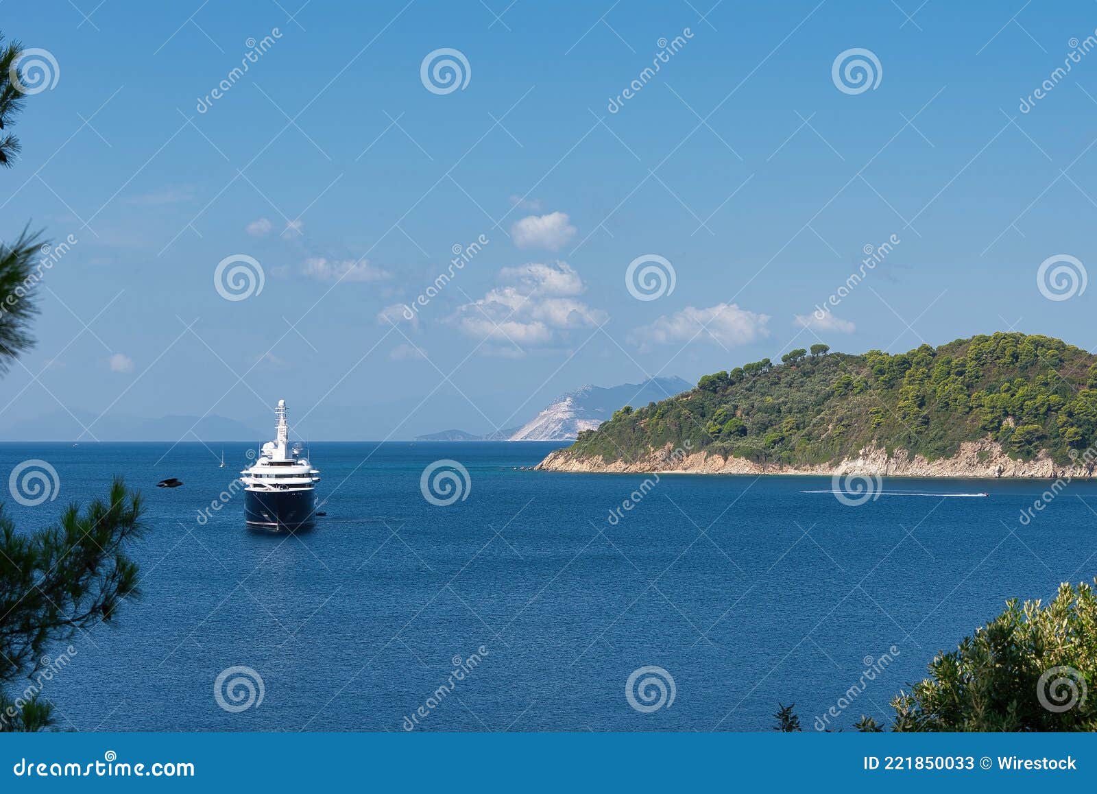 The luxury yacht Al Mirqab editorial stock photo. Image of - 221850033