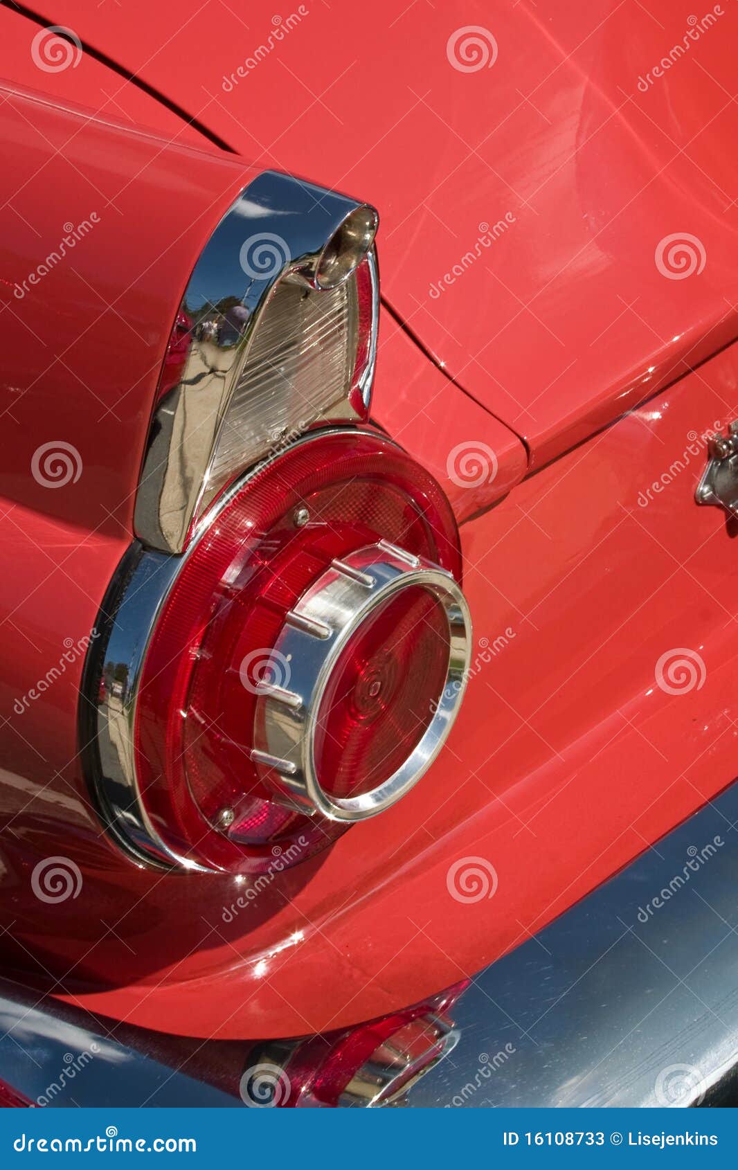 Luz De La Cola De Thunderbird Imagen de archivo - Imagen de defensa ...