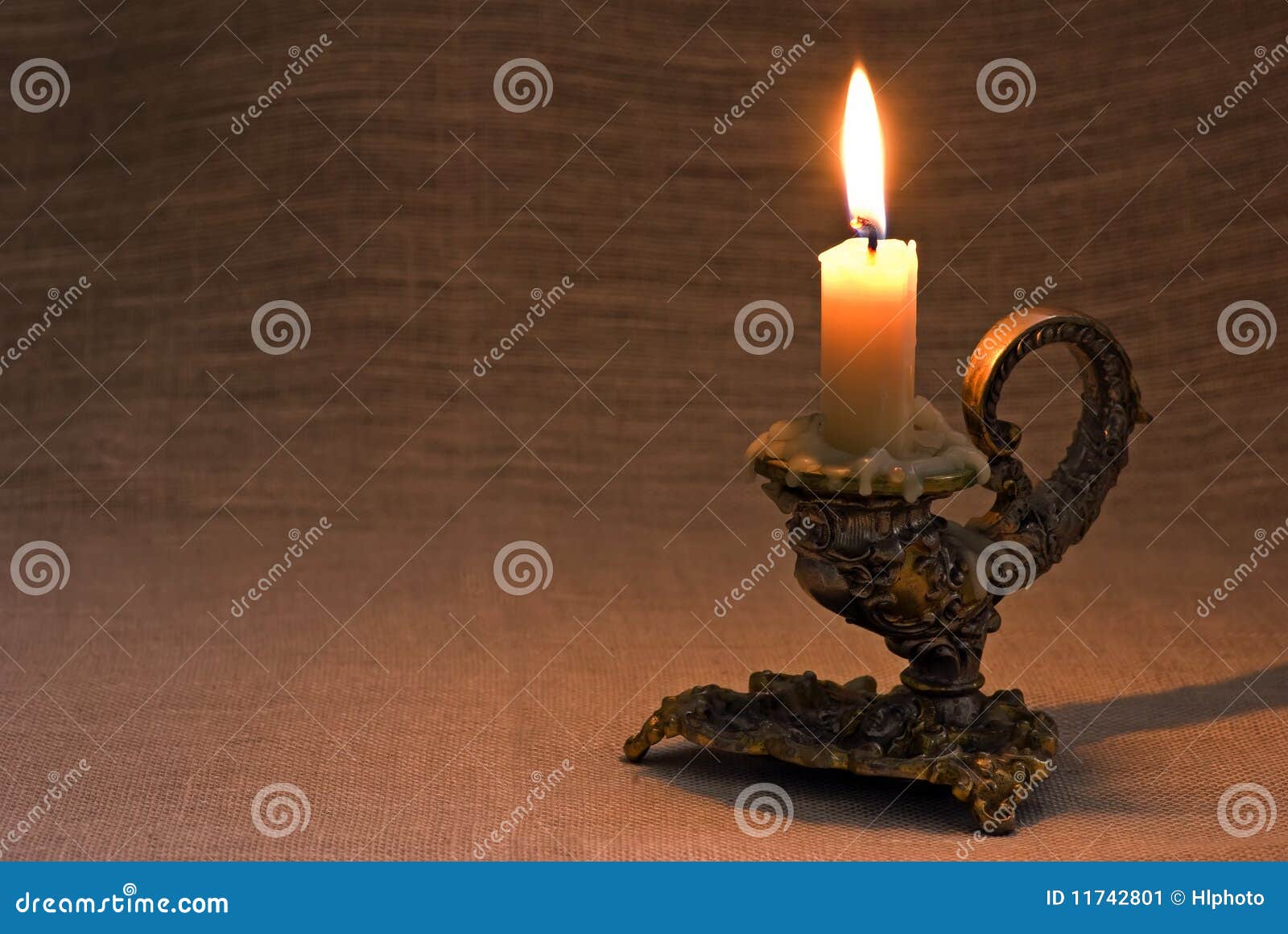 Luz de vela barroca imagem de stock. Imagem de punho - 11742801