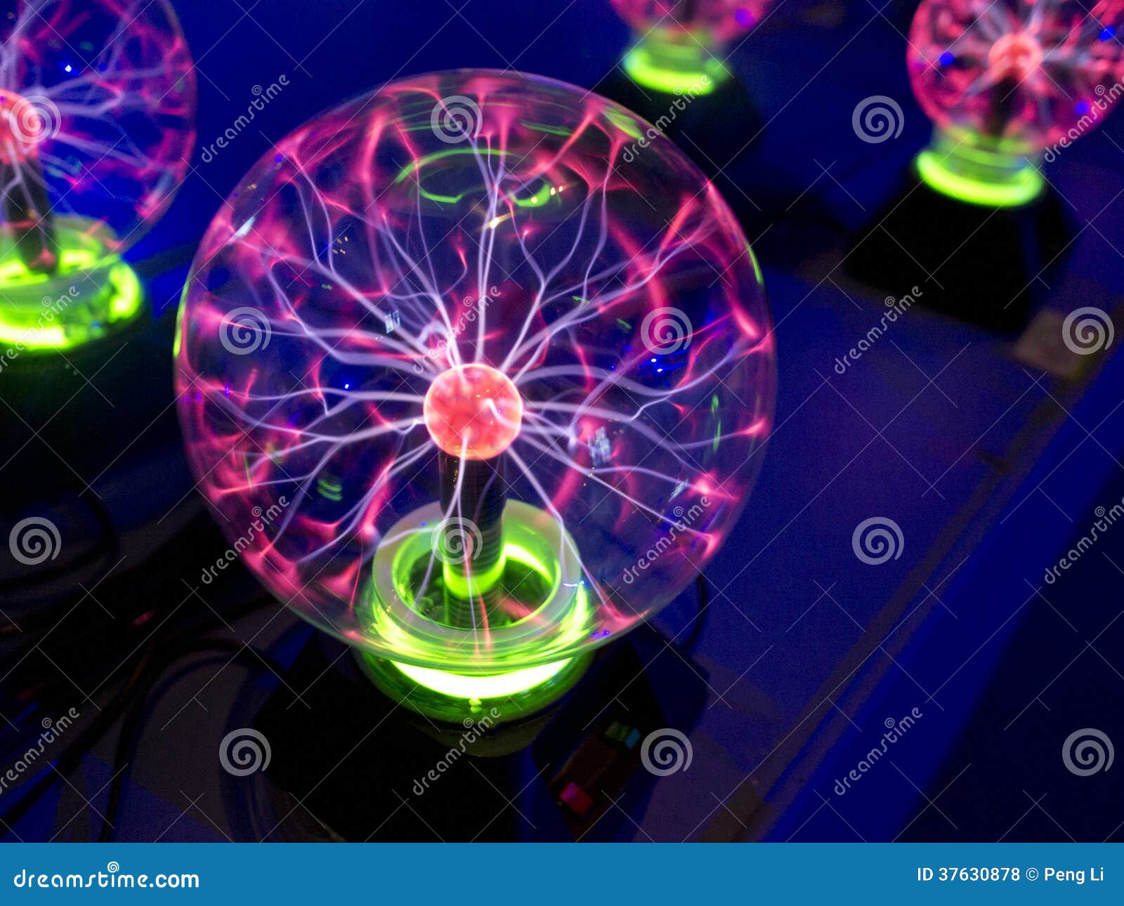 Luz electrostática foto de archivo. Imagen de potencia - 37630878