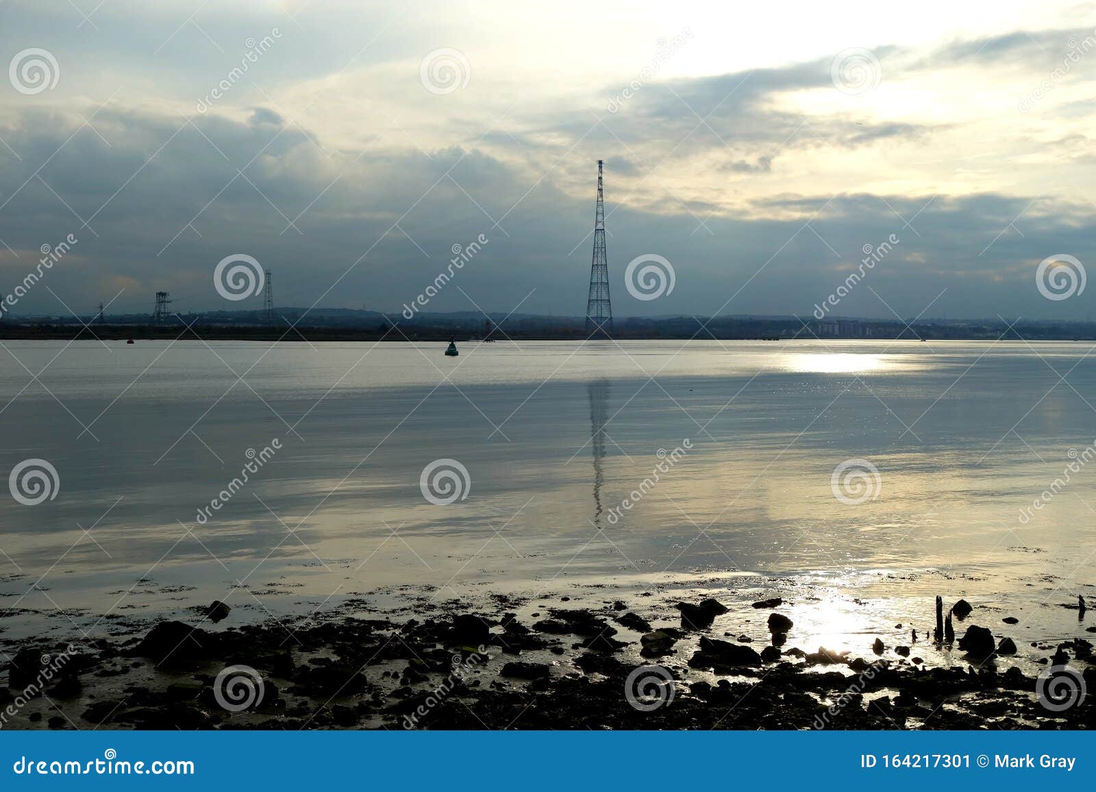 Luz Solar Refletindo Em Um Rio Imagem de Stock - Imagem de refletir ...
