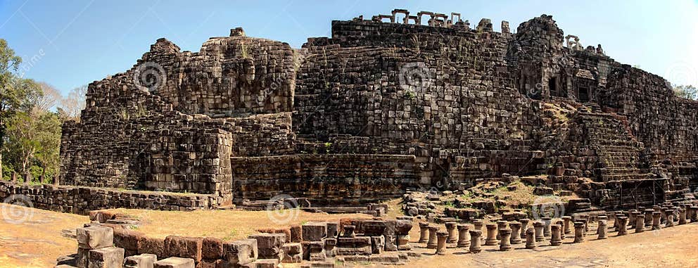 Lying budda in Angkor wat stock photo. Image of locations - 50969388