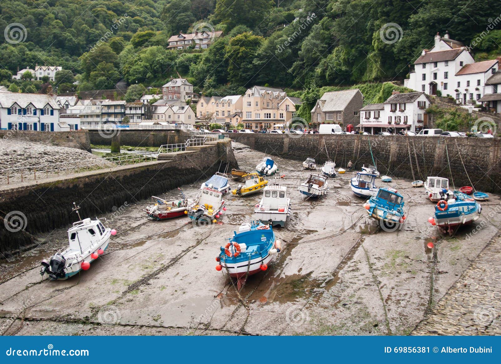 Lynmouth Harbour editorial photo. Image of british, houses - 69856381