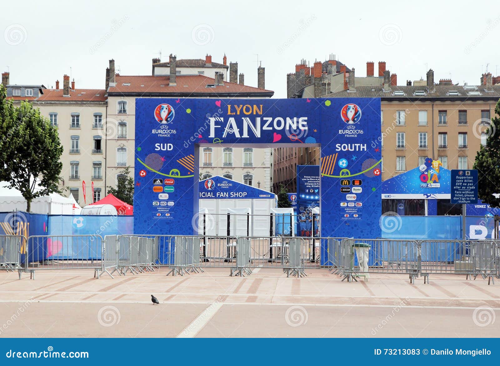 Lyon-fanzone redaktionelles stockfoto. Bild von französisch - 73213083