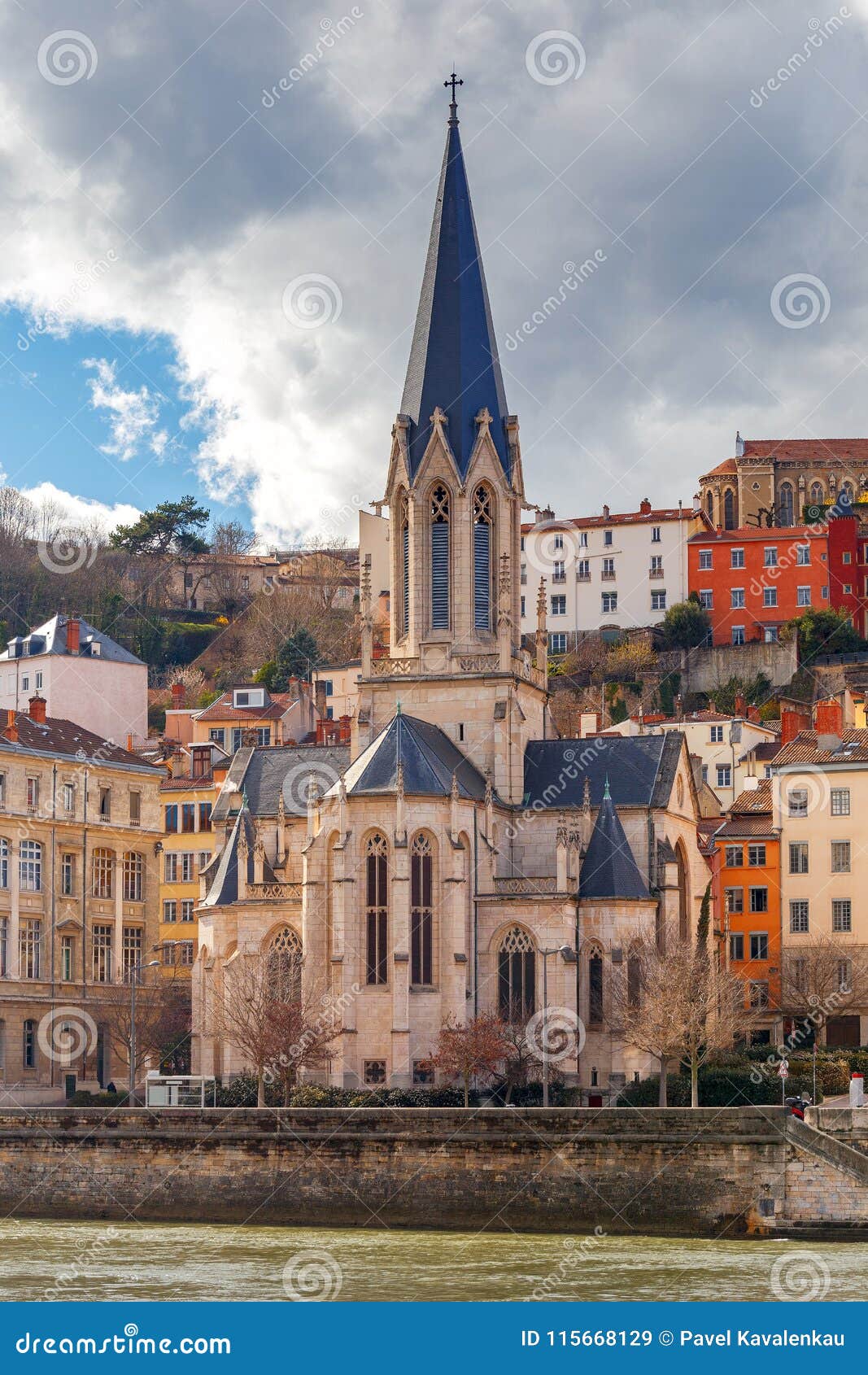 Lyon Kerk van St George stock afbeelding. Image of middeleeuws - 115668129