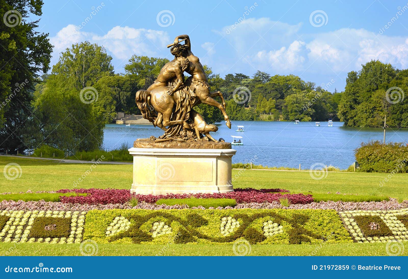 Lyon Park head of gold stock image. Image of rhone, trees - 21972859