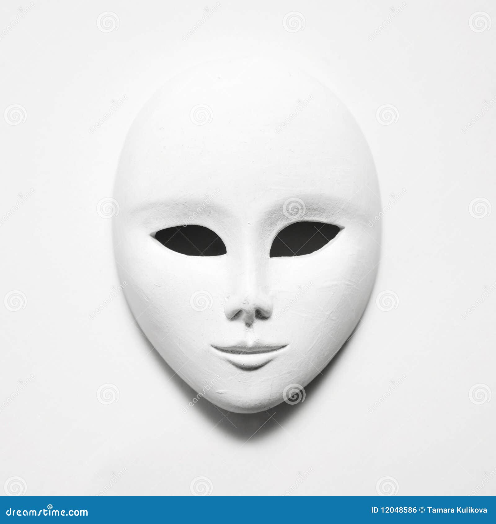 Máscara Blanca En El Libro Blanco Foto de archivo - Imagen de misterio ...