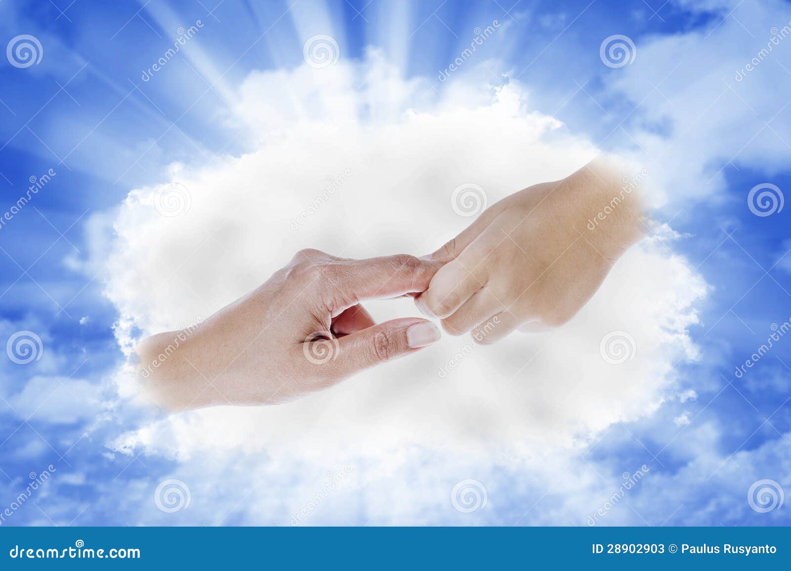 Maos De Deus Nas Nuvens