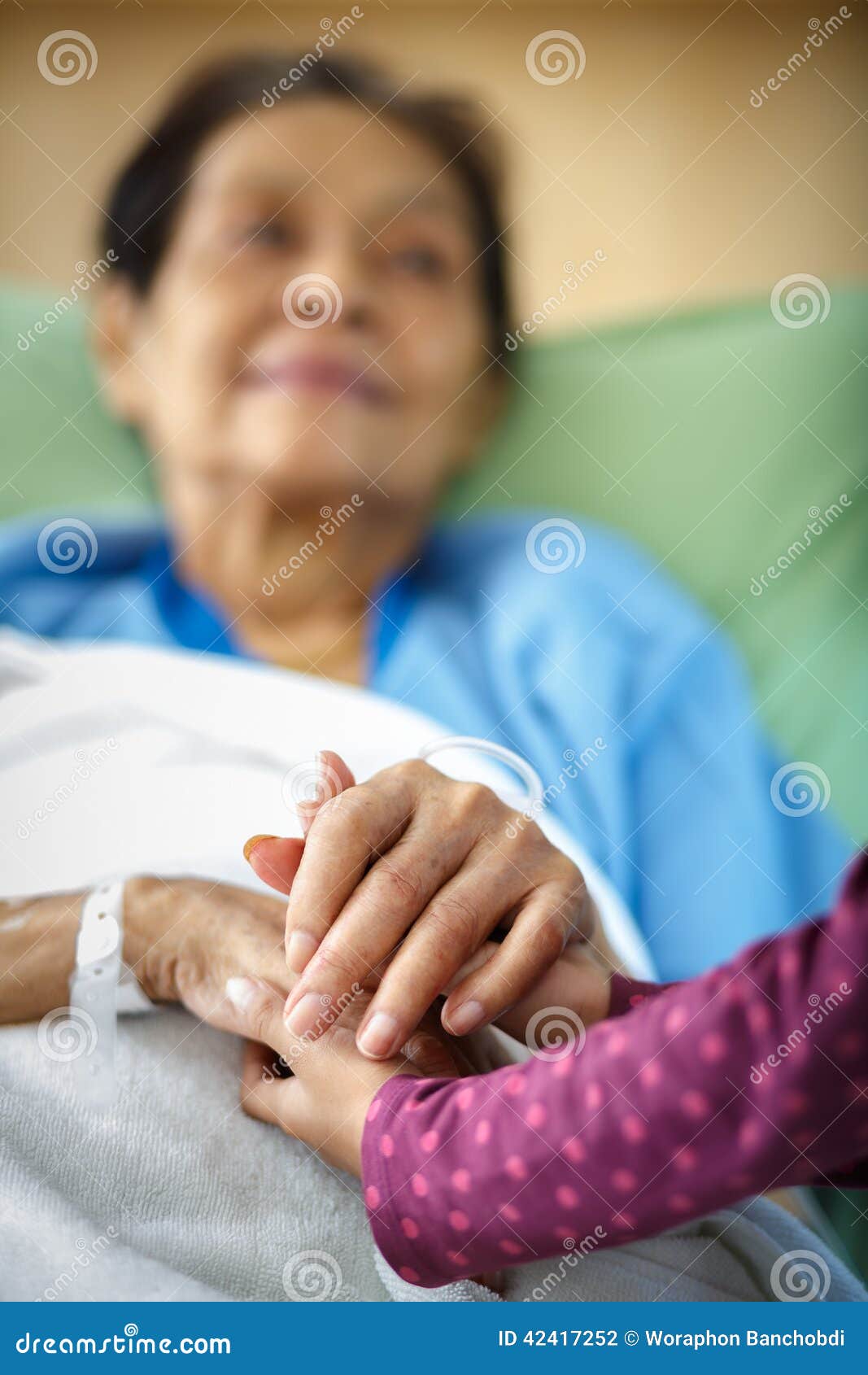 Mãos de inquietação foto de stock. Imagem de humano, hospital - 42417252