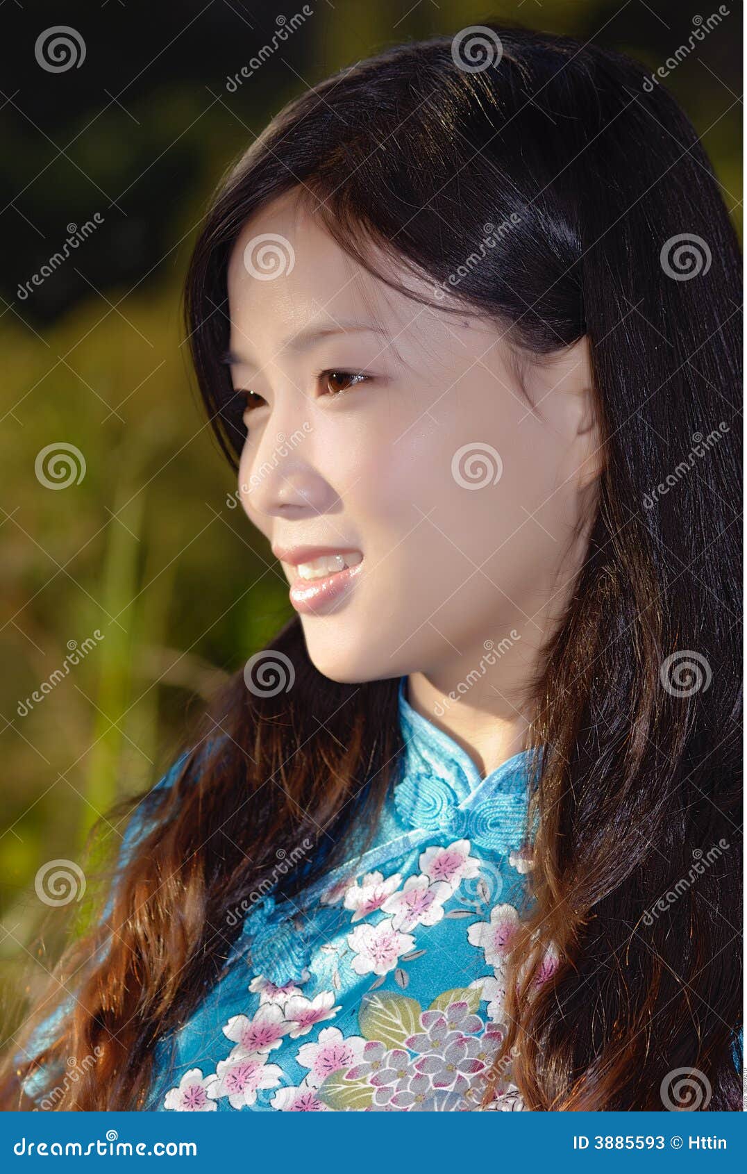 Mädchen Des Traditionellen Chinesen Stockbild - Bild von auge, stütze ...