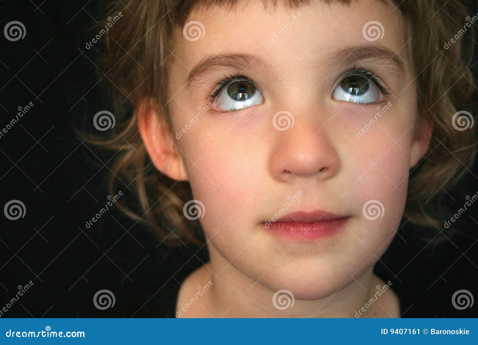 Mädchen-Rollen-Augen stockbild. Bild von rolle, kind, frech - 9407161