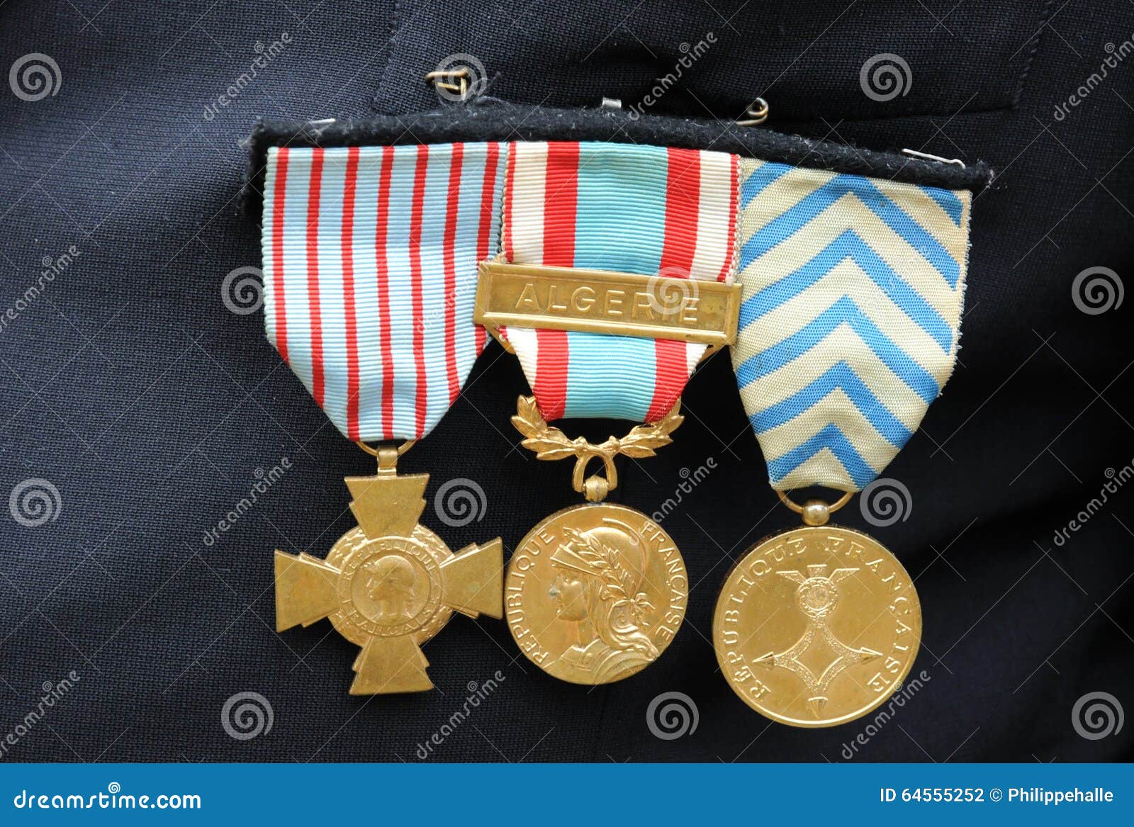 Médailles militaires photographie éditorial. Image du médaillon - 64555252